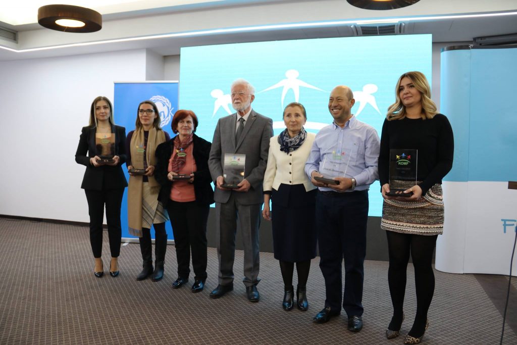 KOMF awards the "Friend of Children" Acknowledgements - Komf Kosova